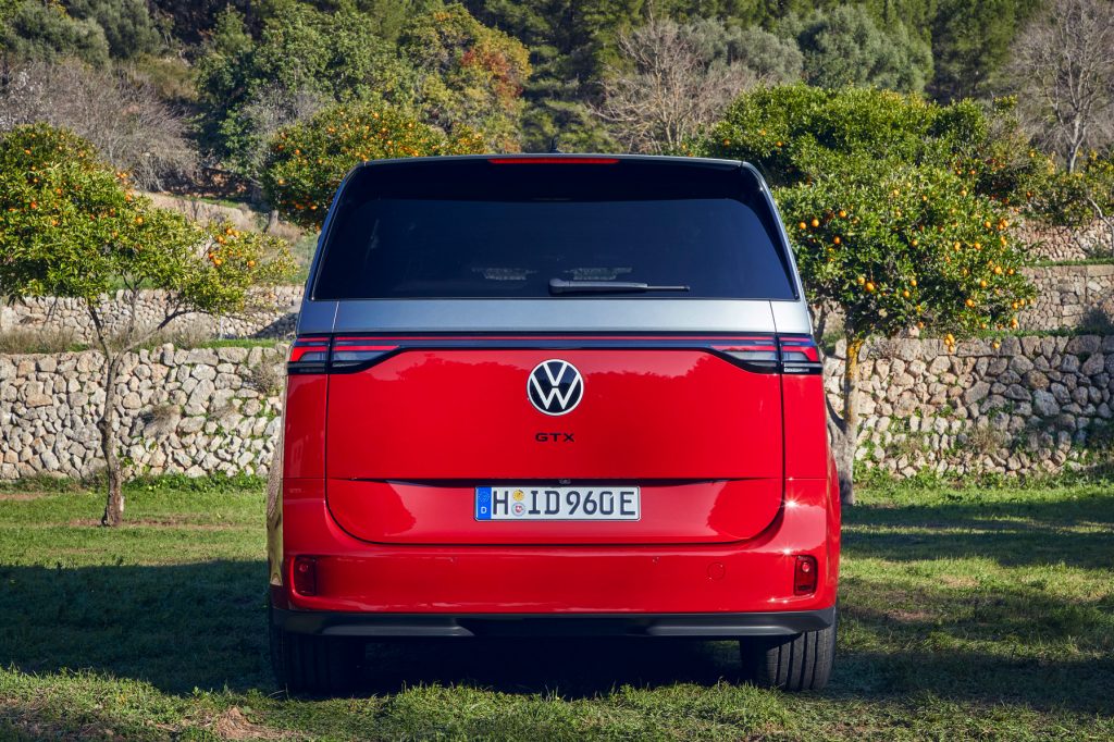 Hop on the magic bus: VW debuts souped-up AWD ID. Buzz GTX with 335 hp ...