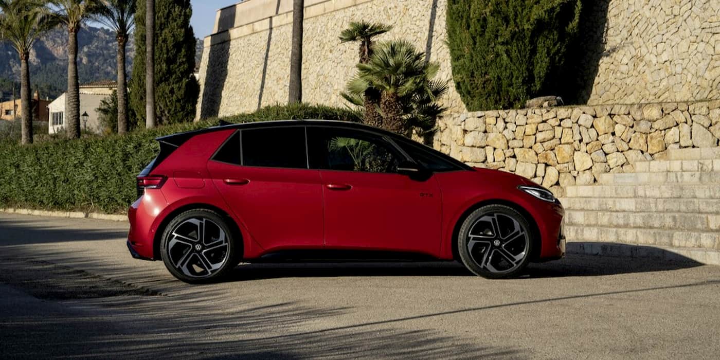 Volkswagen unveils sleek ID.3 GTX and ID.7 GTX Tourer with added power ...