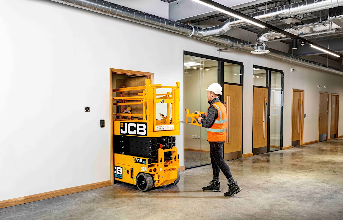 JCB announces new, electric drive scissor lift for indoor operations