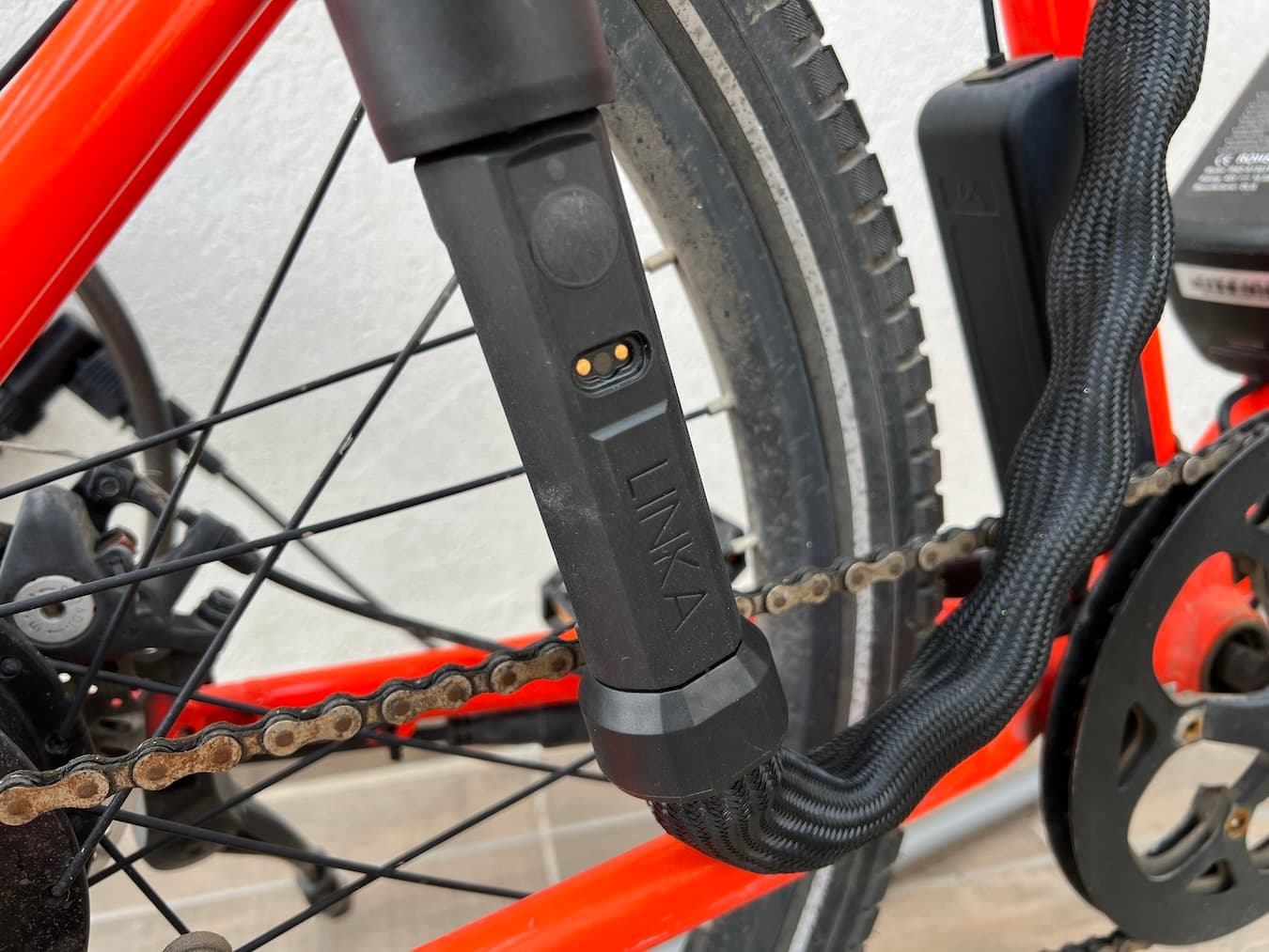 Linka Lasso smartphone-controlled chain lock for bikes - full review
