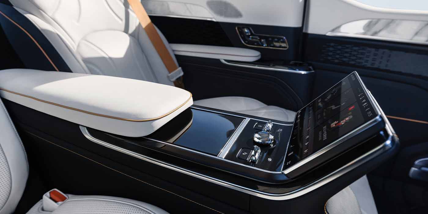 ZEEKR unveils deluxe MPV with marble called the 009 Grand