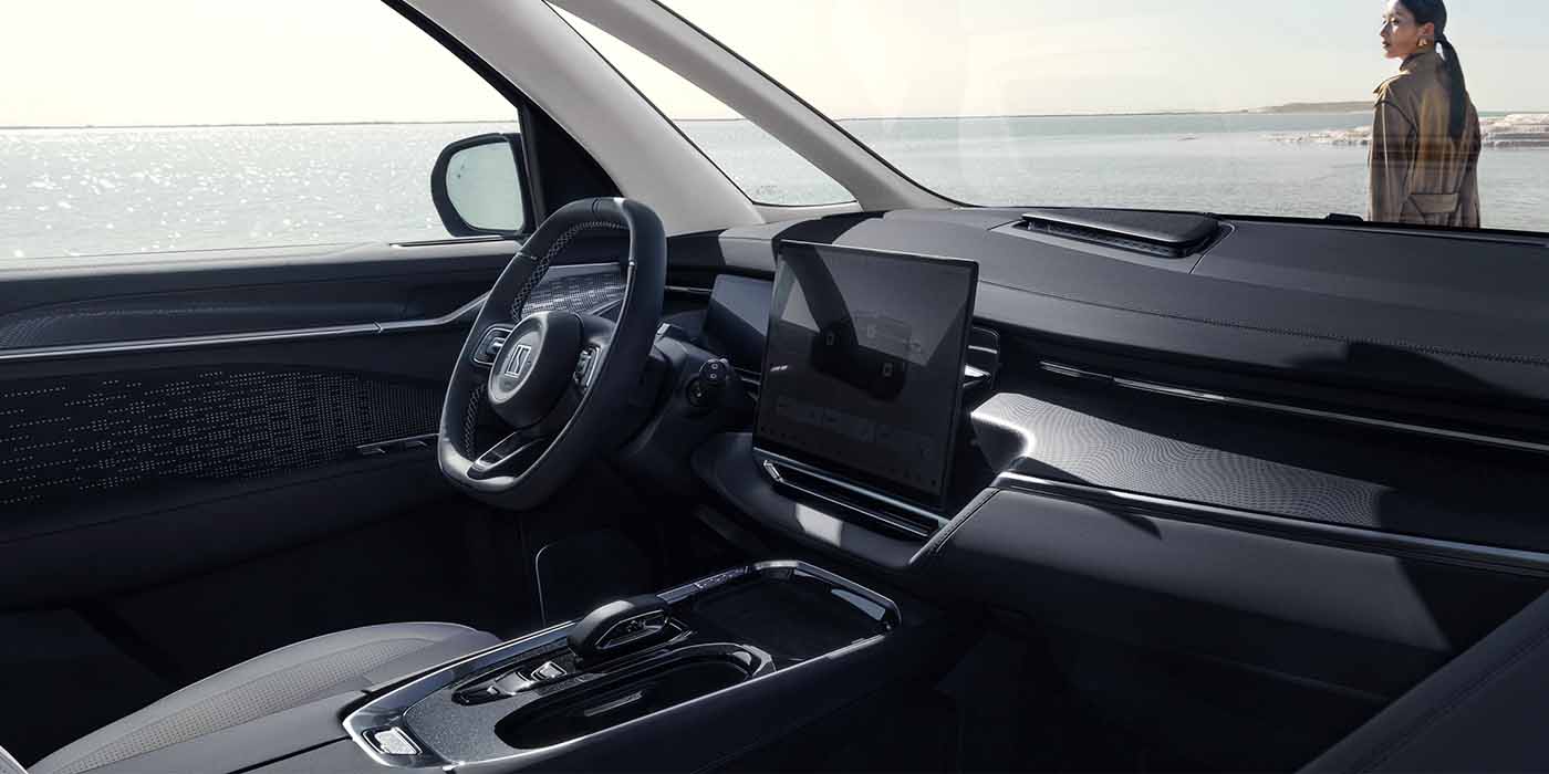 ZEEKR unveils deluxe MPV with marble called the 009 Grand