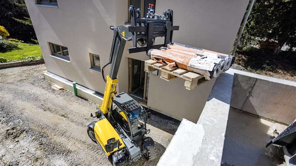 Kramer shows off electric wheel loader and telehandler at Intermat