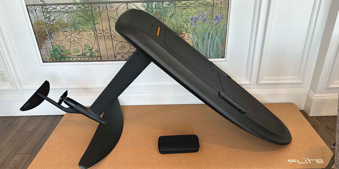 First ride on the Flite eFoils: Easy to learn fun on water [Video]