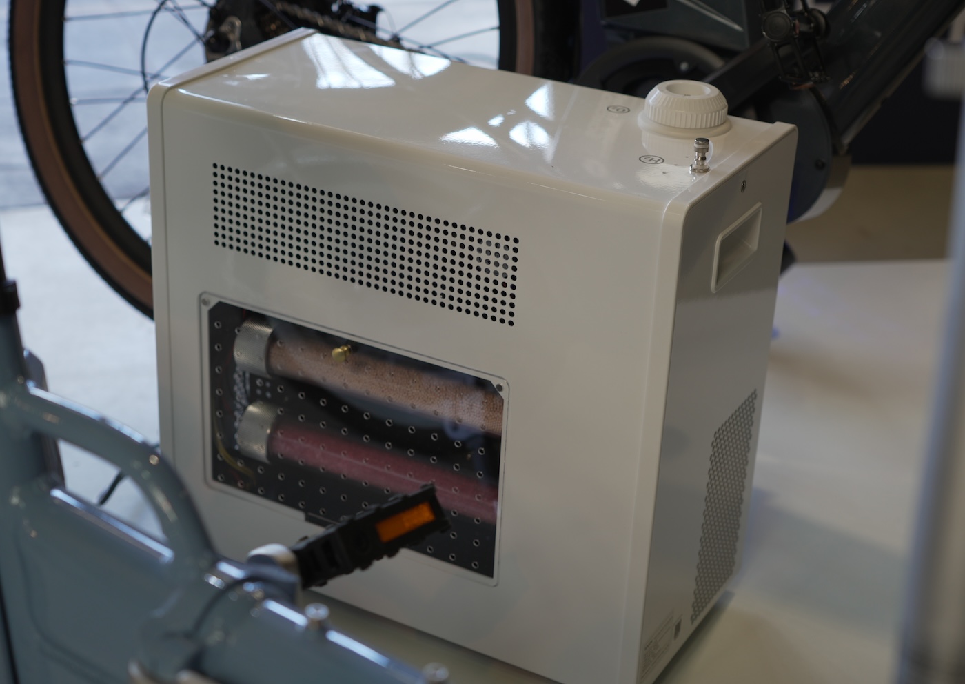 I tested a hydrogen-powered bicycle. Is this the future? | Electrek