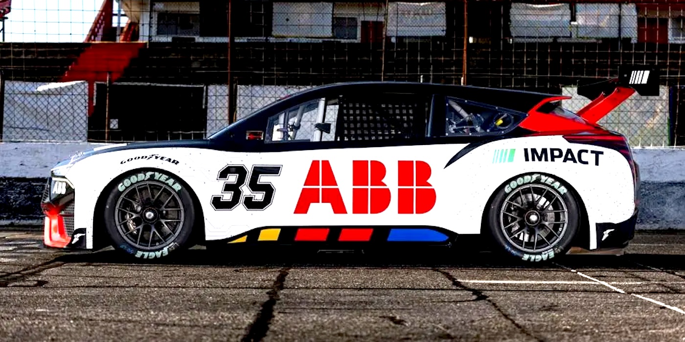 Electric NASCAR racer arrives in Chicago with 1300 hp (!)