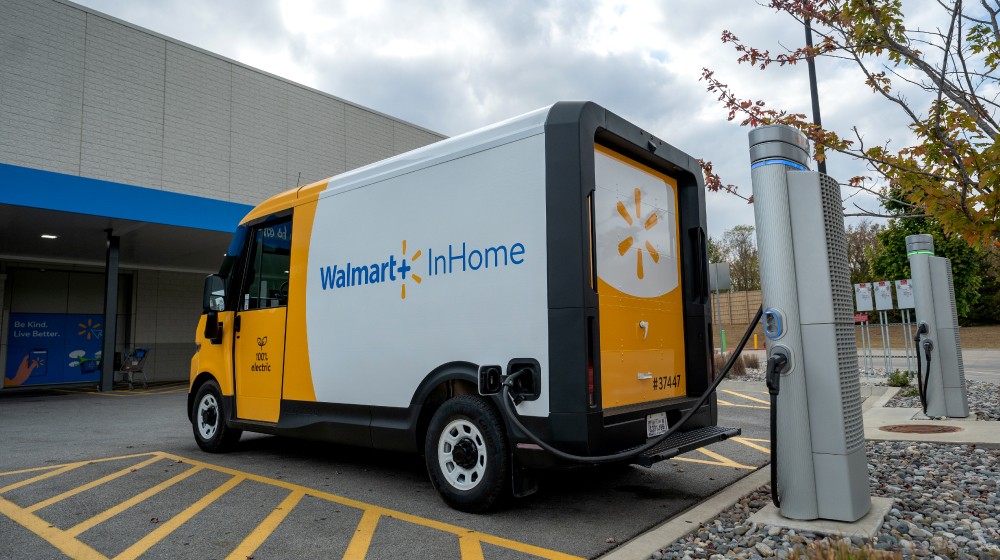 Walmart adds Chevy Brightdrop electric vans to its delivery fleet ...