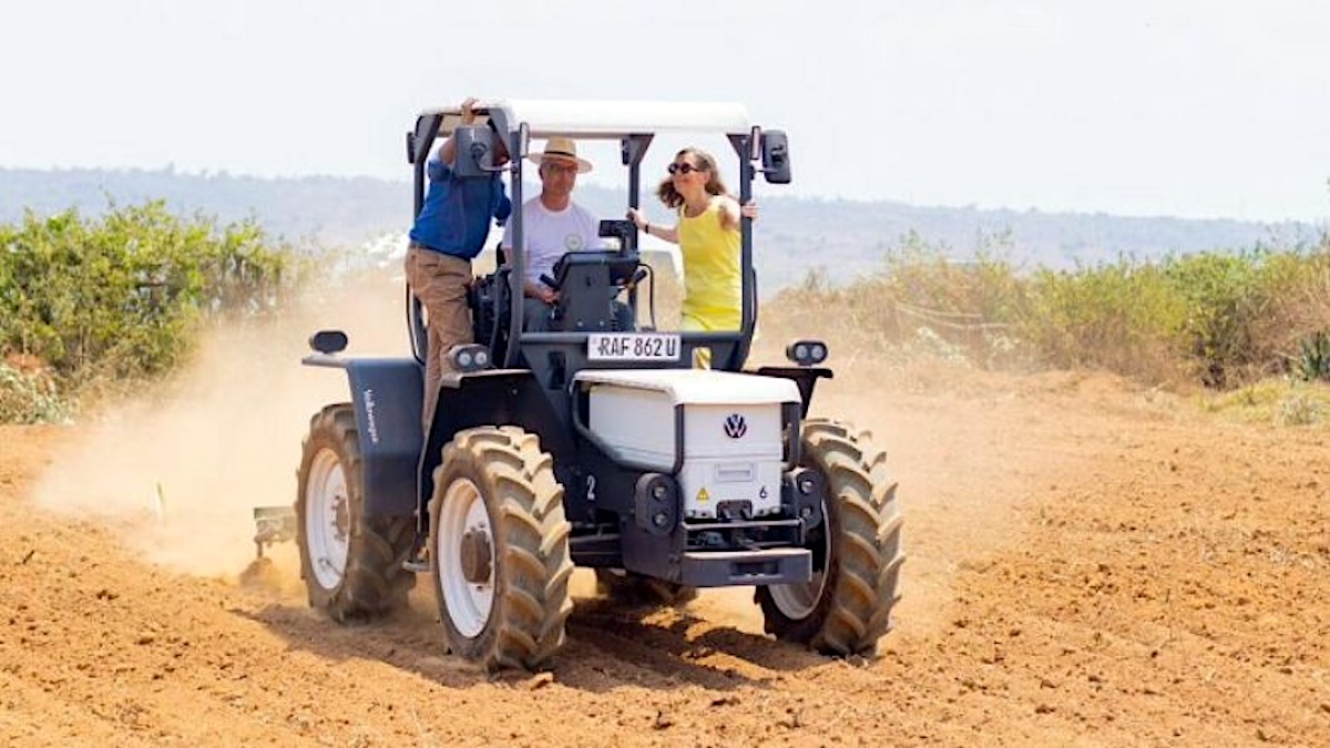 Farm-fegnugen? Volkswagen rolls out an electric tractor
