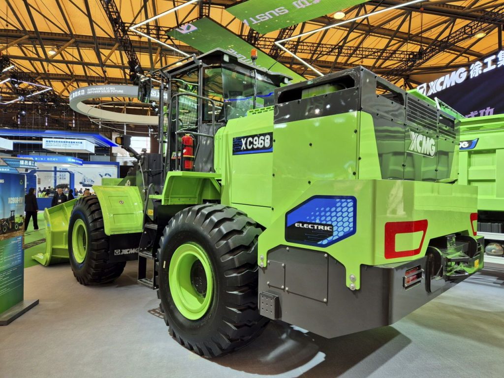 XCMG shows heavy equipment with BYD battery swap tech