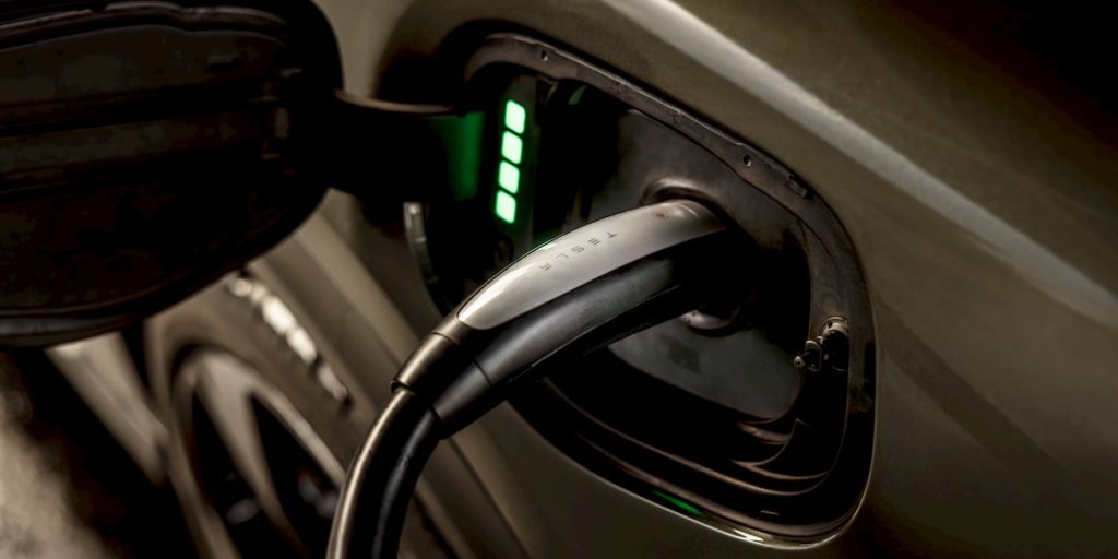 Lucid Gravity can charge extremely fast at Tesla Superchargers