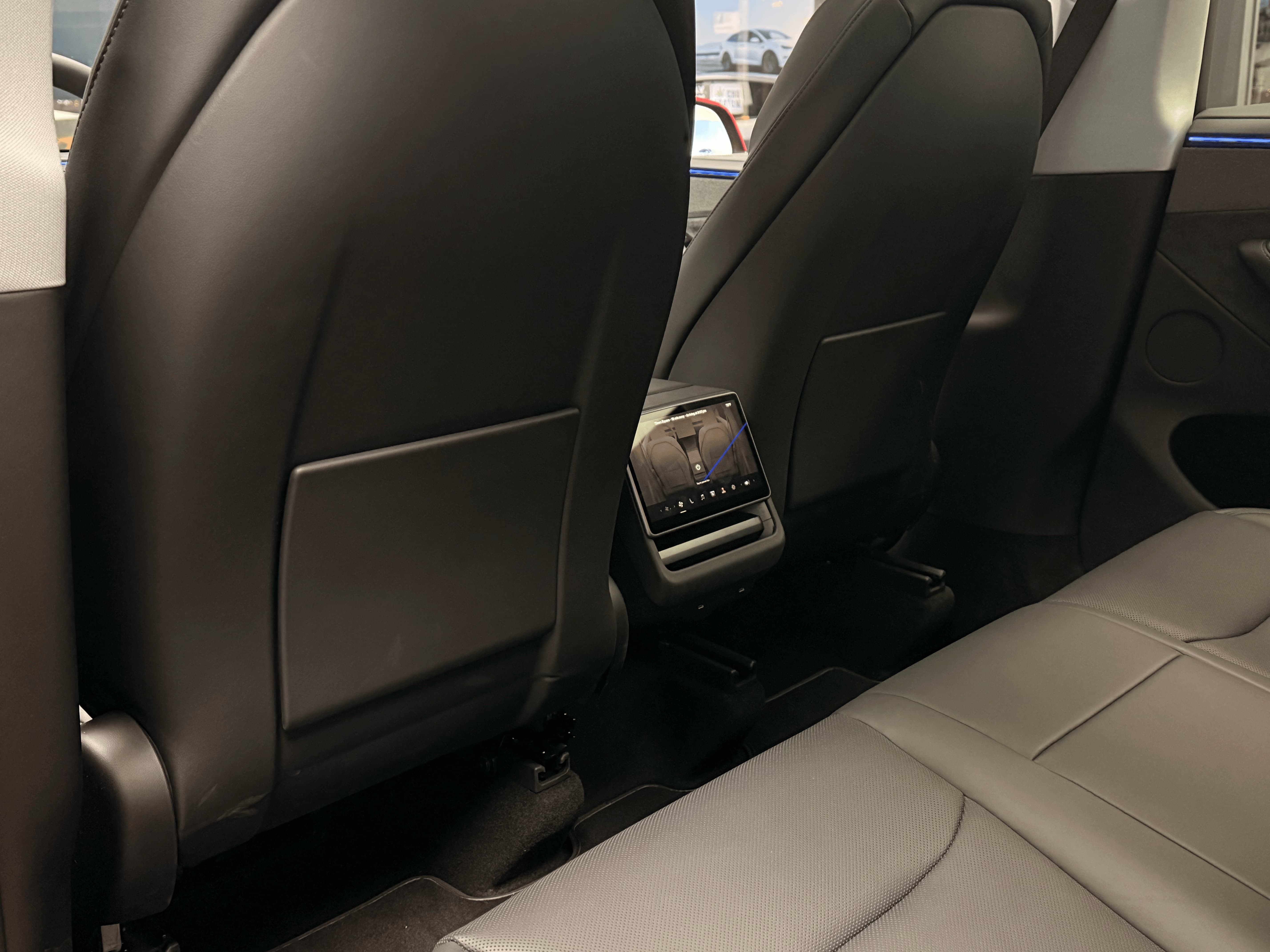 Here's an up-close look at the new Tesla Model Y, now in 17 showrooms ...