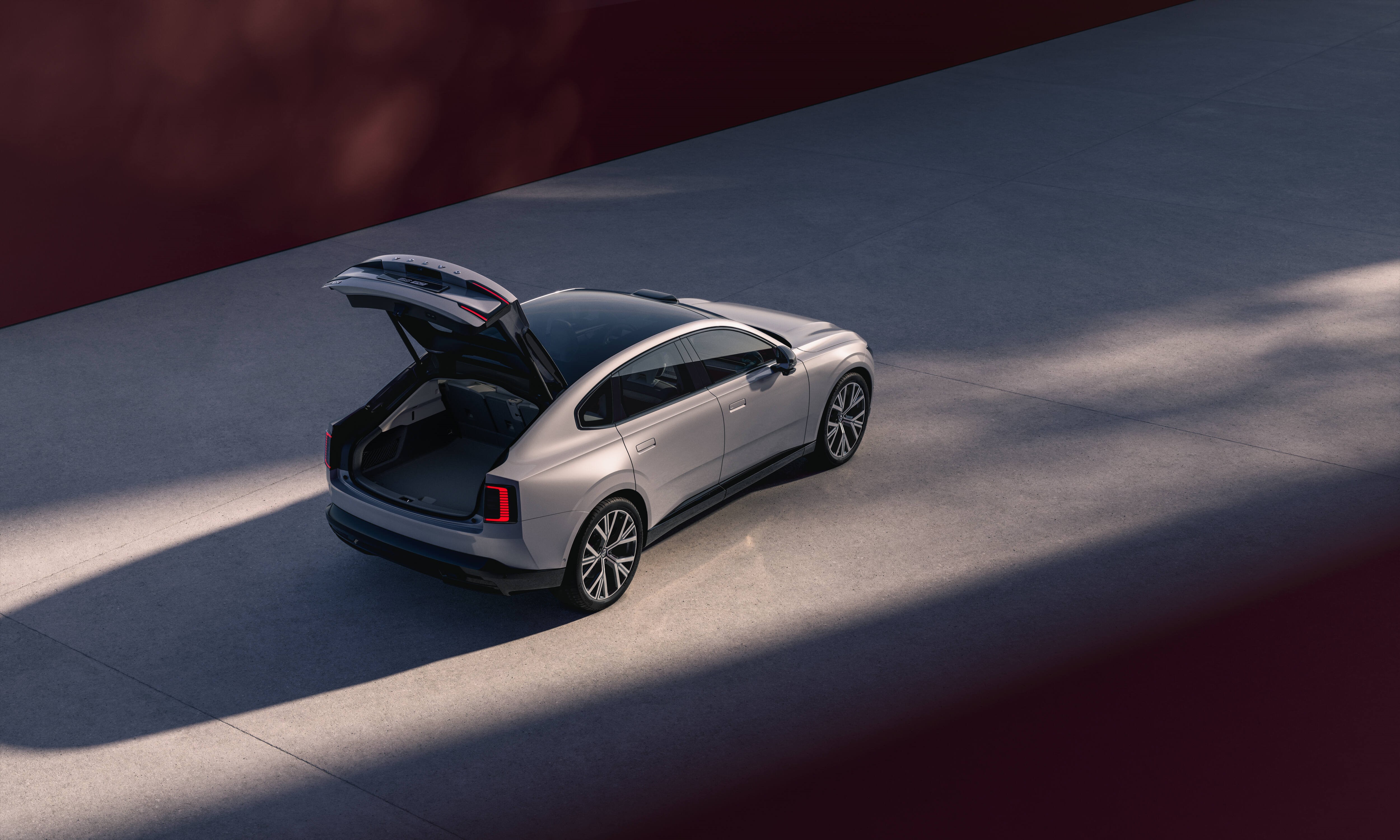 Volvo ES90 revealed: 800V beauty is midway between SUV, sedan and ...