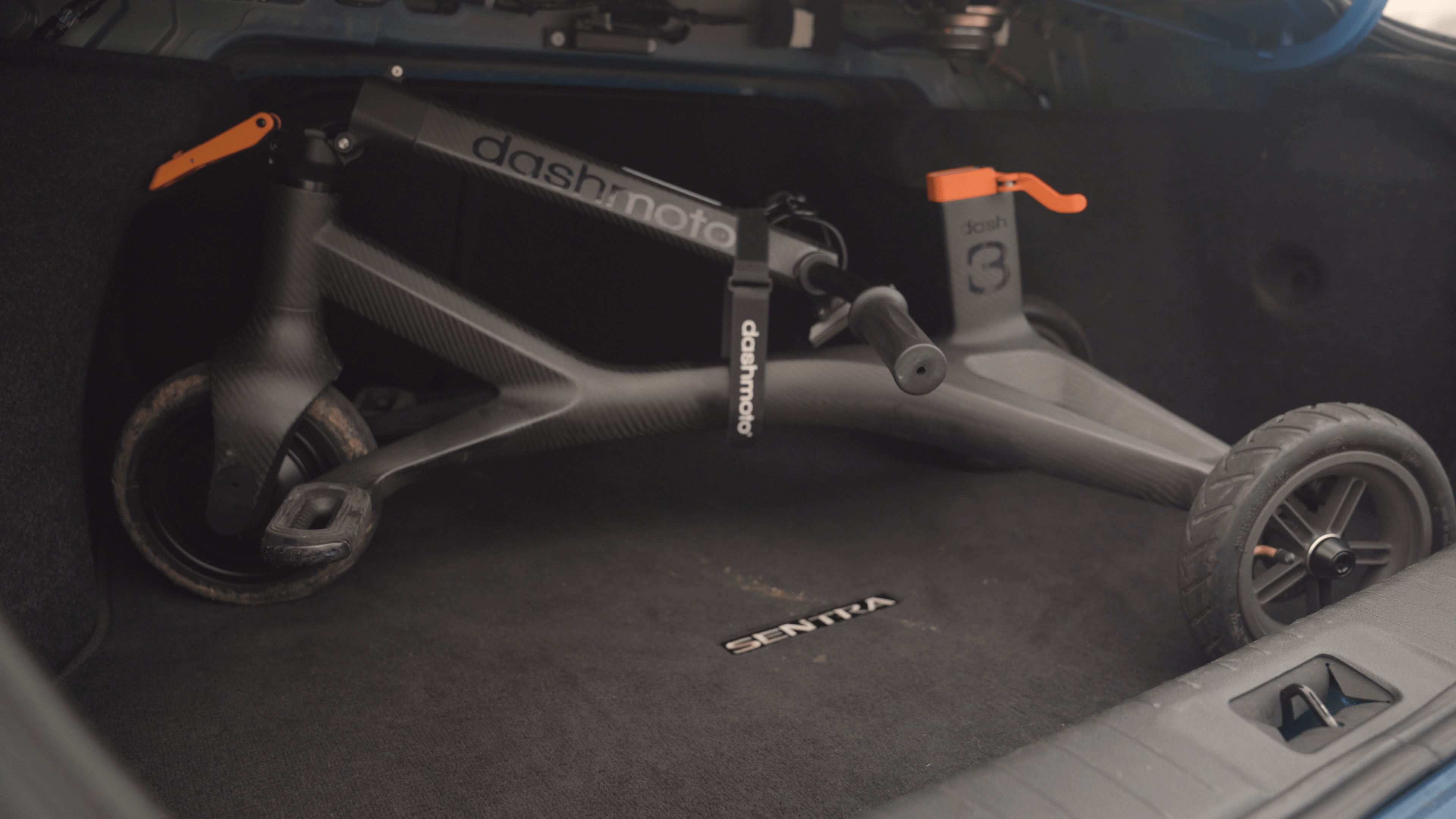 Dashmoto Dash 3: A functional carbon-fiber mobility scooter [Video]