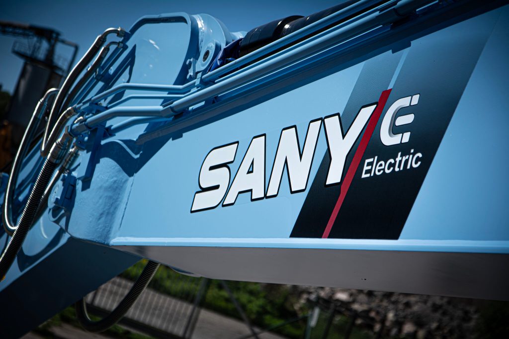 SANY electric excavator arrives with MASSIVE 422 kWh battery