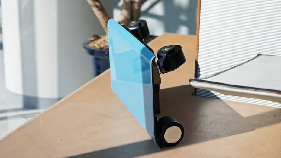 WALKCAR 2 goes full Wall-E, does all of your walking for you