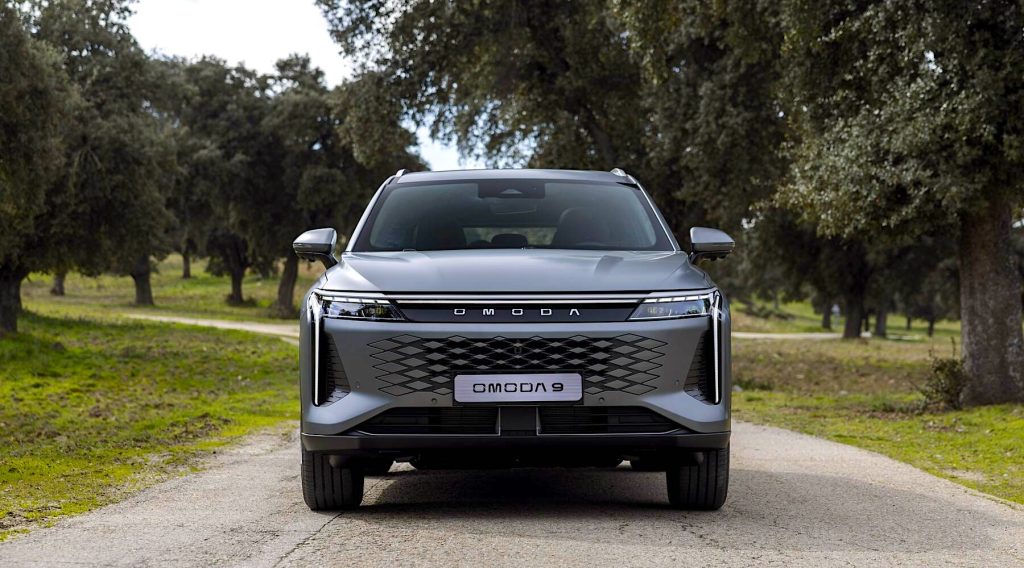 535 hp Omoda 9 PHEV arrives, nothing cheaper has more power