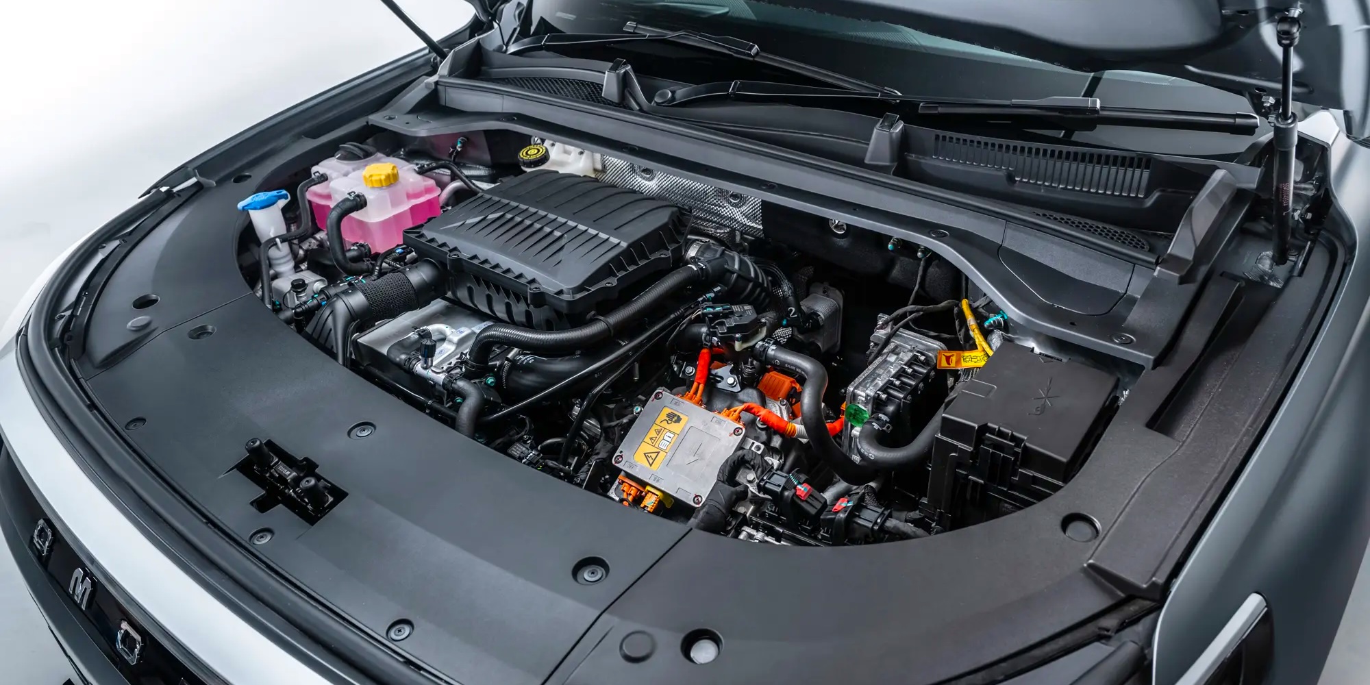 535 hp Omoda 9 PHEV arrives, nothing cheaper has more power