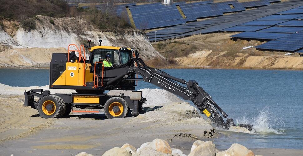 World's first: Volvo announces A30 Electric articulated haul truck