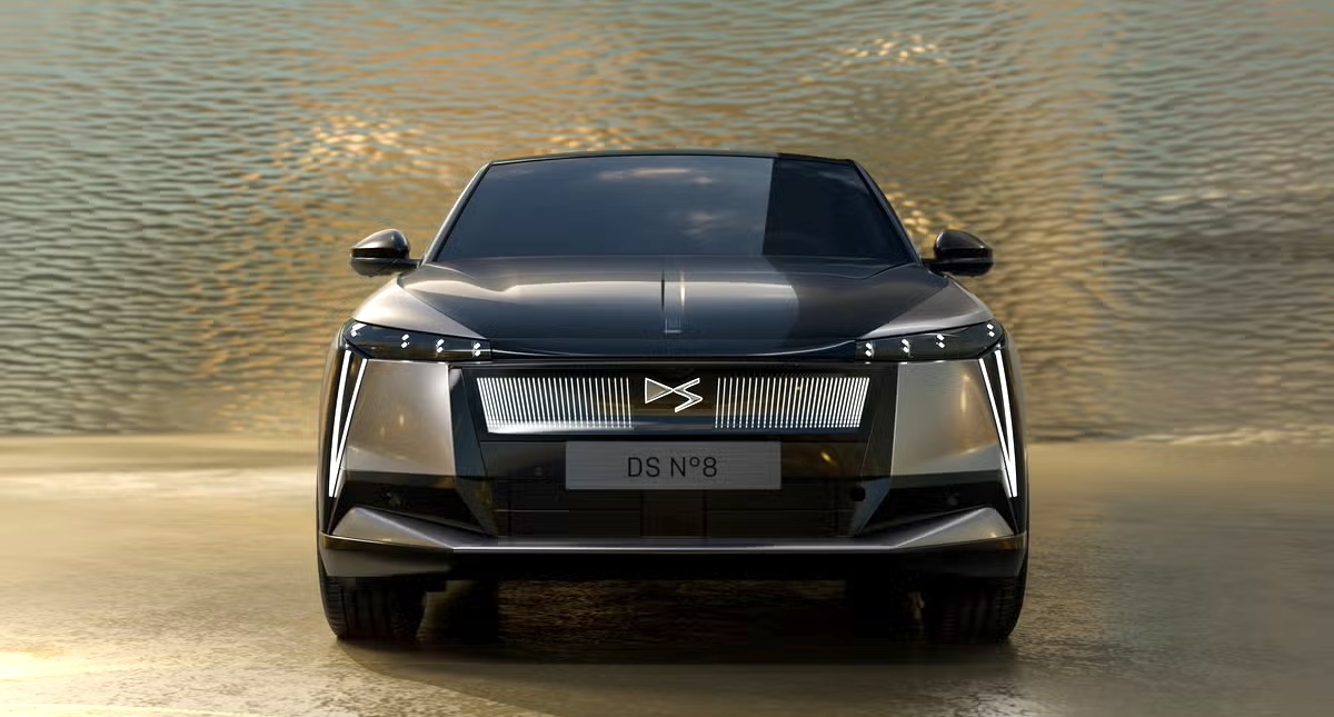 350 hp, 425 mile Stellantis EV SHOULD be the new Chrysler 300