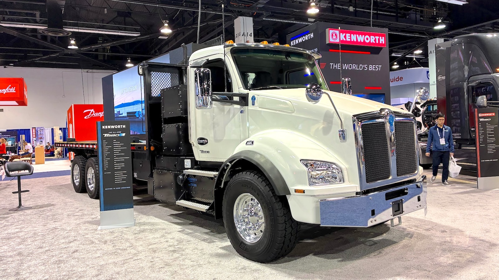 Kenworth T880E vocational Class 8 electric semi truck