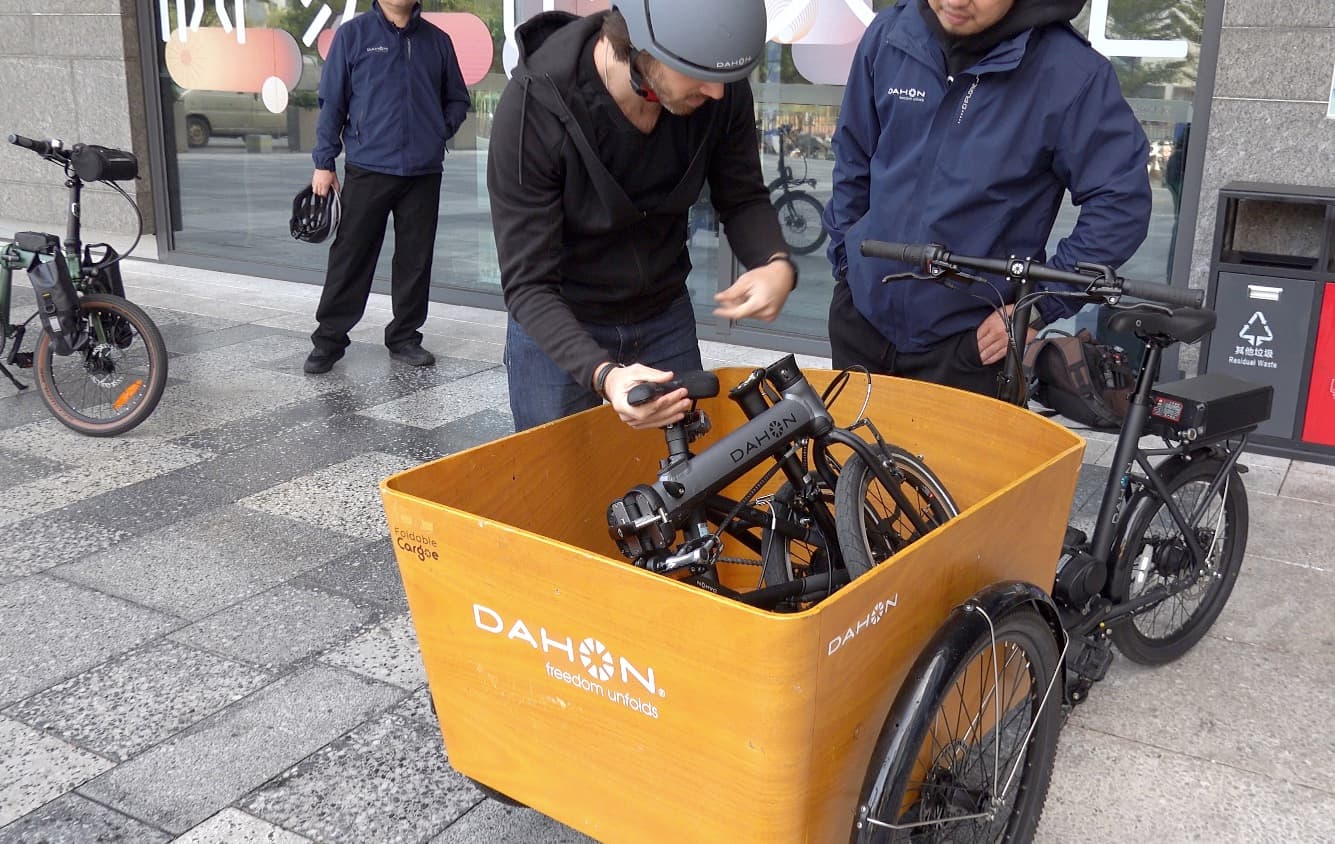Dahon unveils the future of folding bikes, both electric AND analog