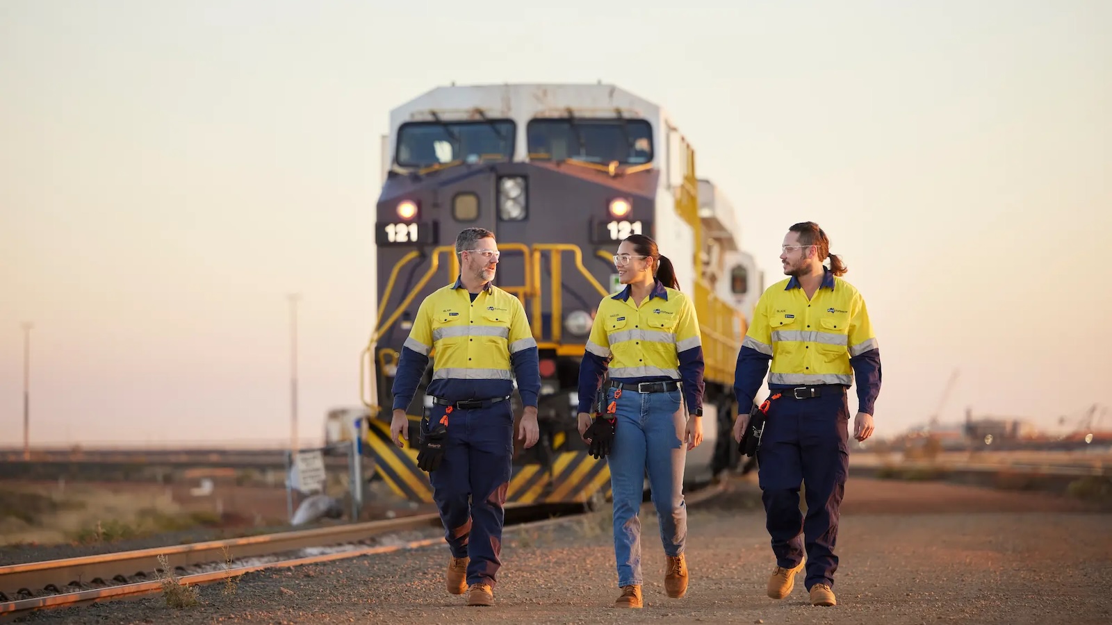 Fortescue Infinity Train locomotive never needs fuel or charging