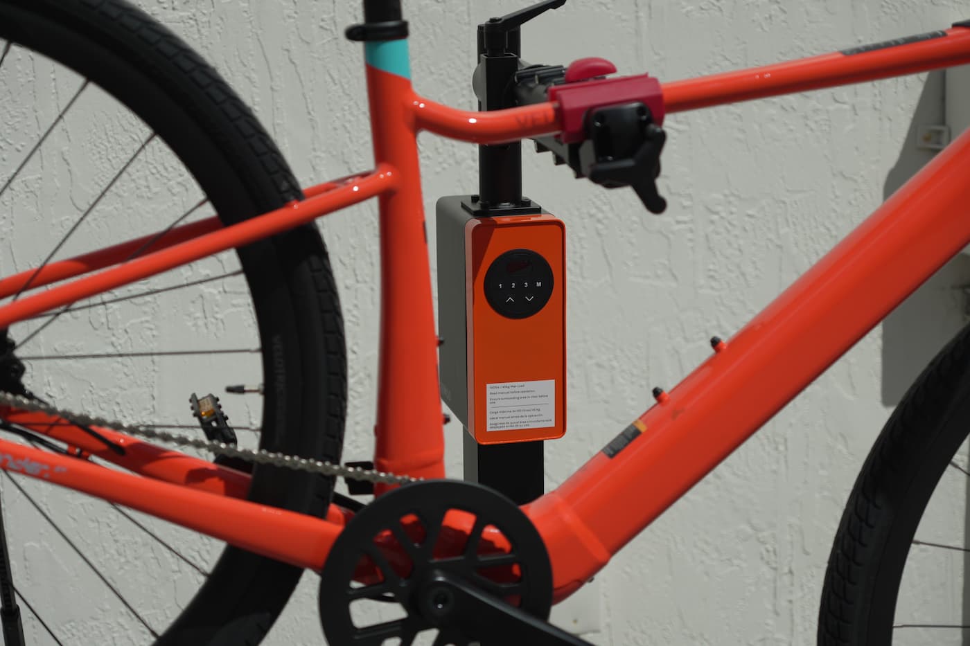 Review: Got a heavy e-bike? This is the electric lift stand I use now
