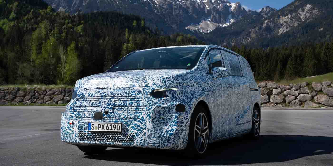 Mercedes VLE multi-purpose vehicle drove from Stuttgart to Rome