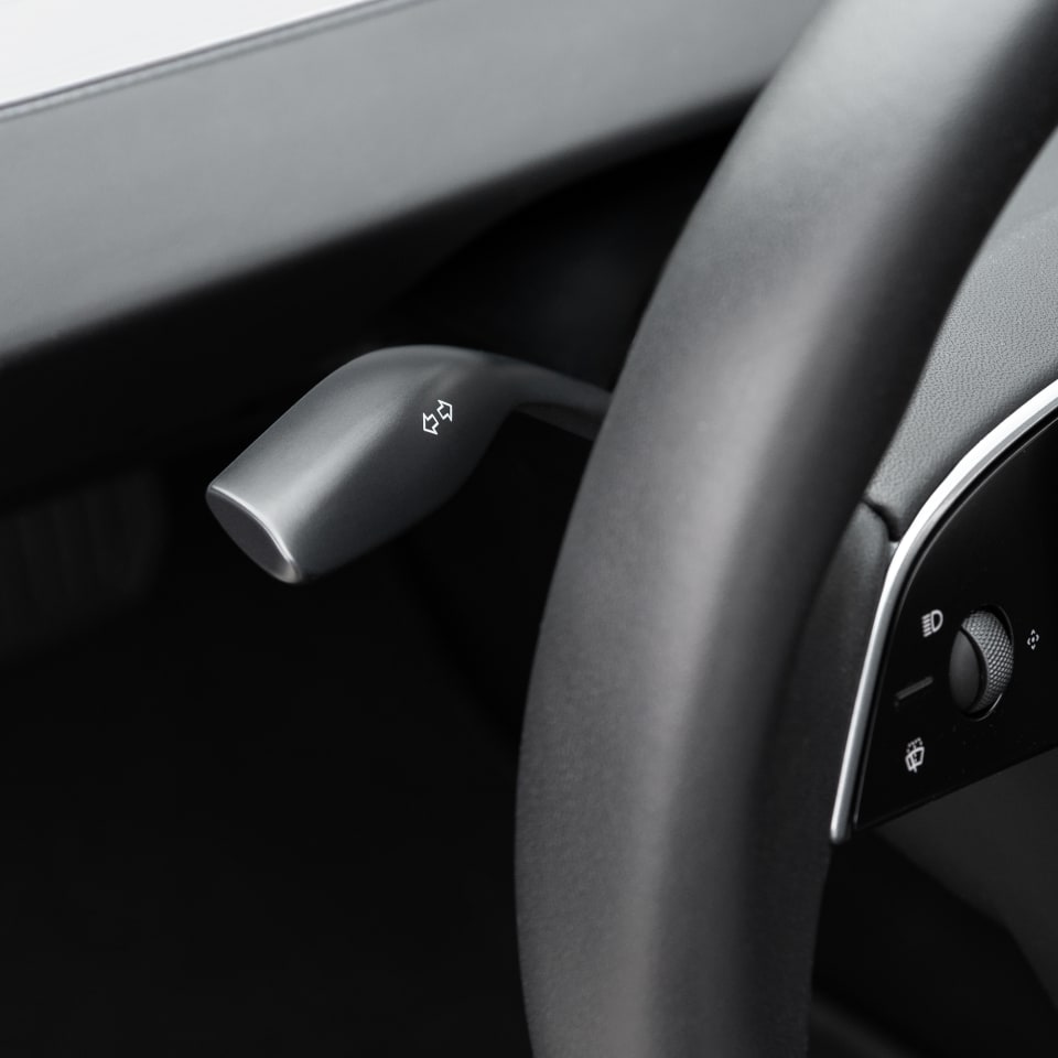 Tesla now sells turn signal retrofits in US, a $595 solution to a ...
