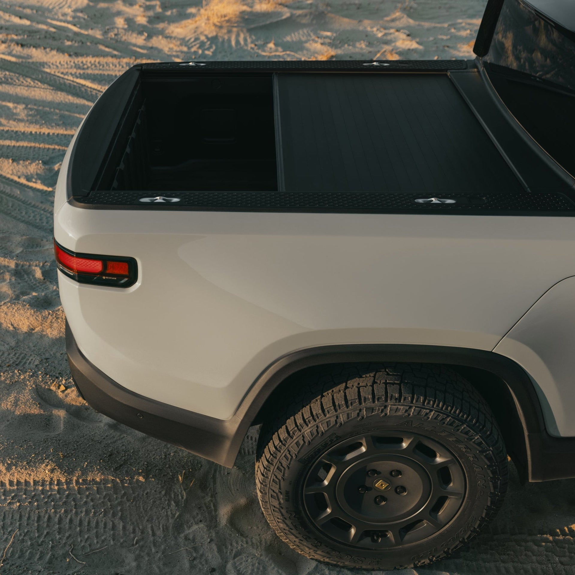 Rivian finally really releases its powered tonneau cover (for real this ...