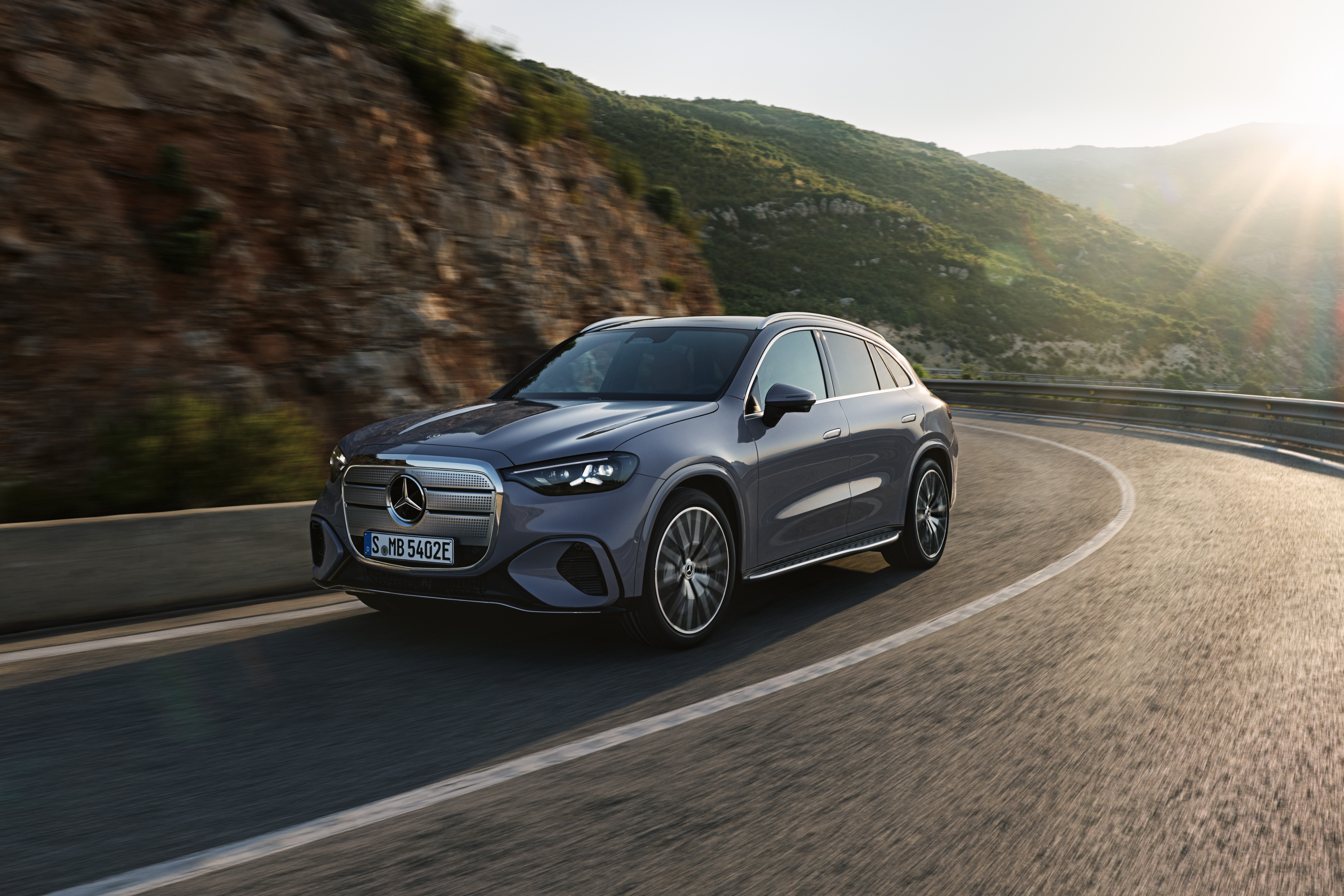Mercedes unveils GLC electric SUV: a more refined all-electric platform ...