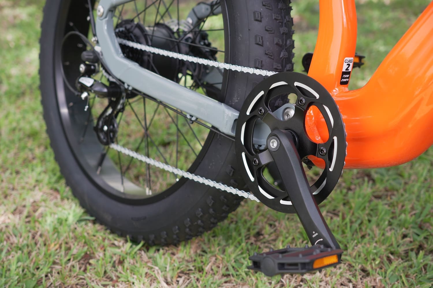 Puckipuppy Labrador Pro is a full-suspension E-bike for everyone