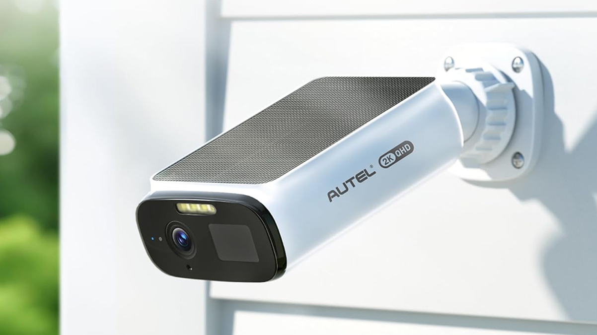 Anker SOLIX Christmas Sale, Autel solar cameras, Navee, more