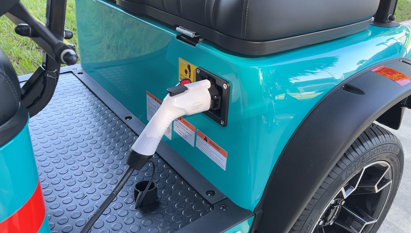 The Kandi 4P golf-cart is an NFL fan's dream neighborhood cruiser ...