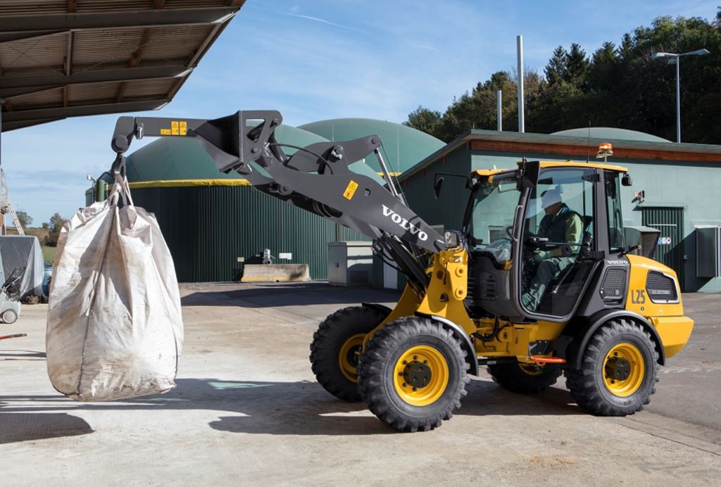 Volvo donates L25 Electric wheel loader to Habitat for Humanity
