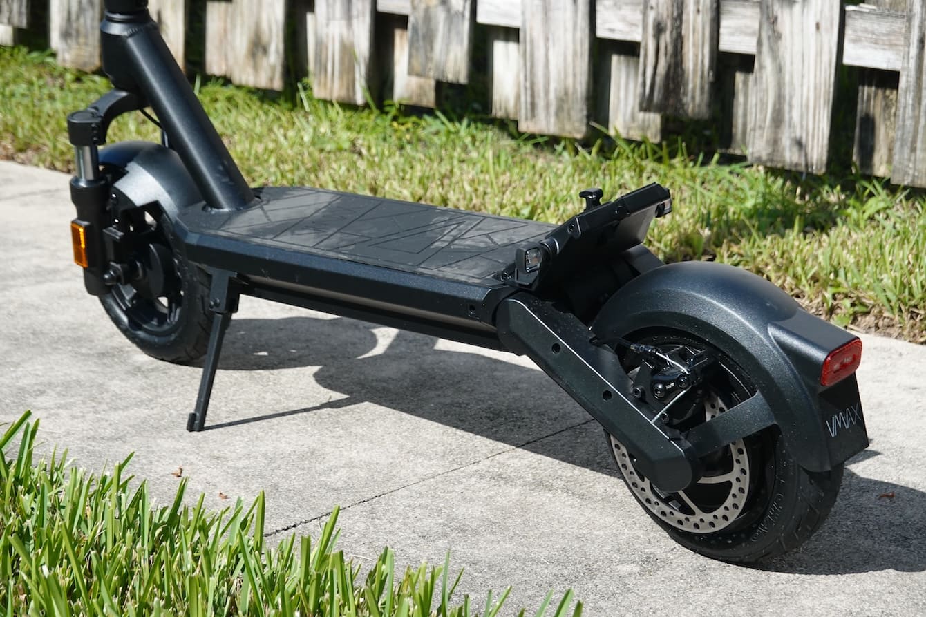 VMAX VX2 Hub 33 MPH e-scooter review: Fast yet surprisingly stable ...