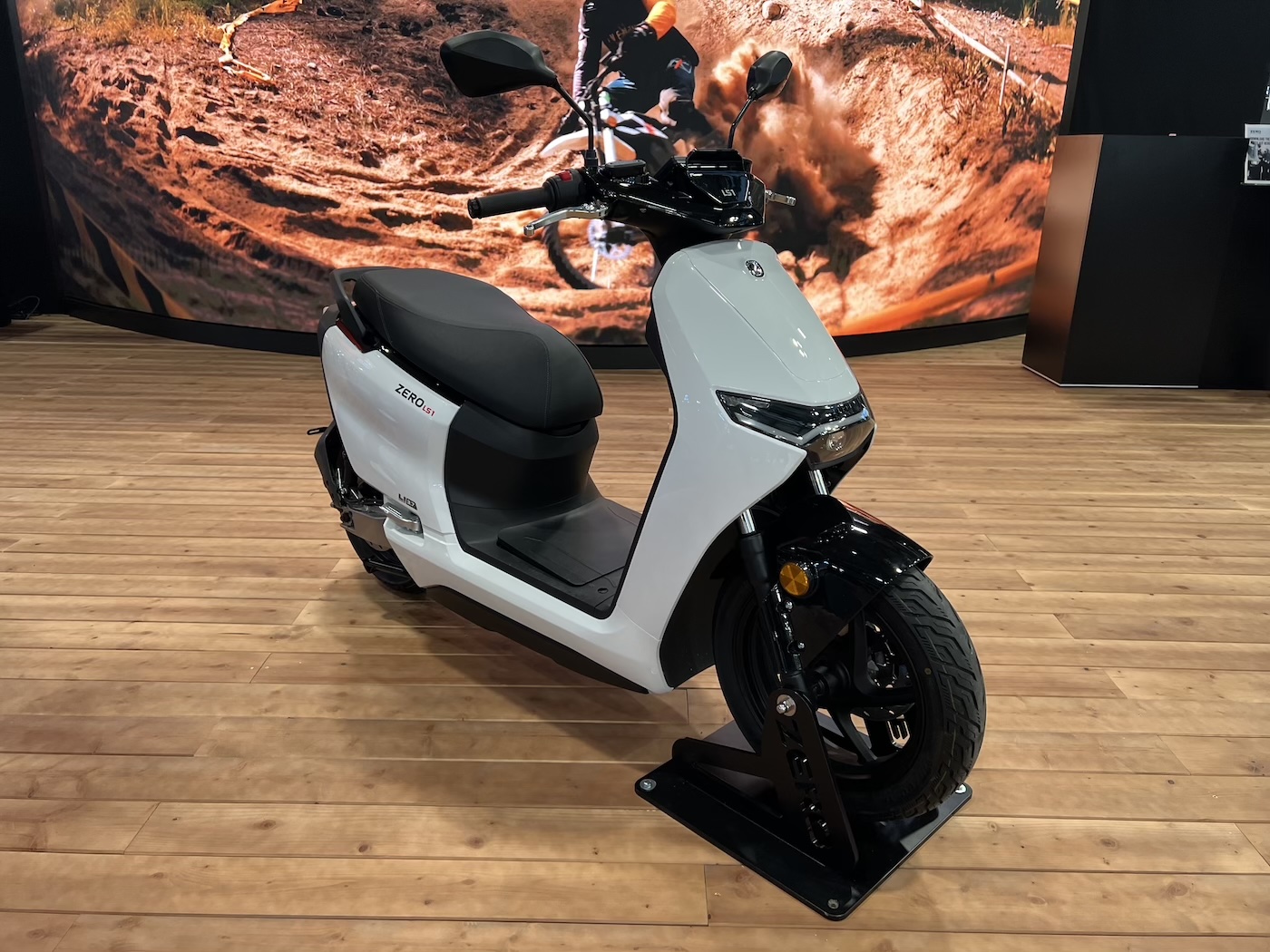 First look at Zero Motorcycles' new electric scooter launched today ...