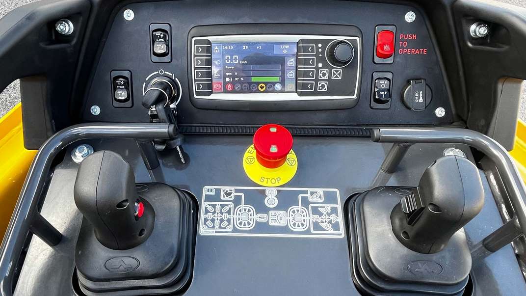 New Holland C314 mini track loader gets the full electric treatment