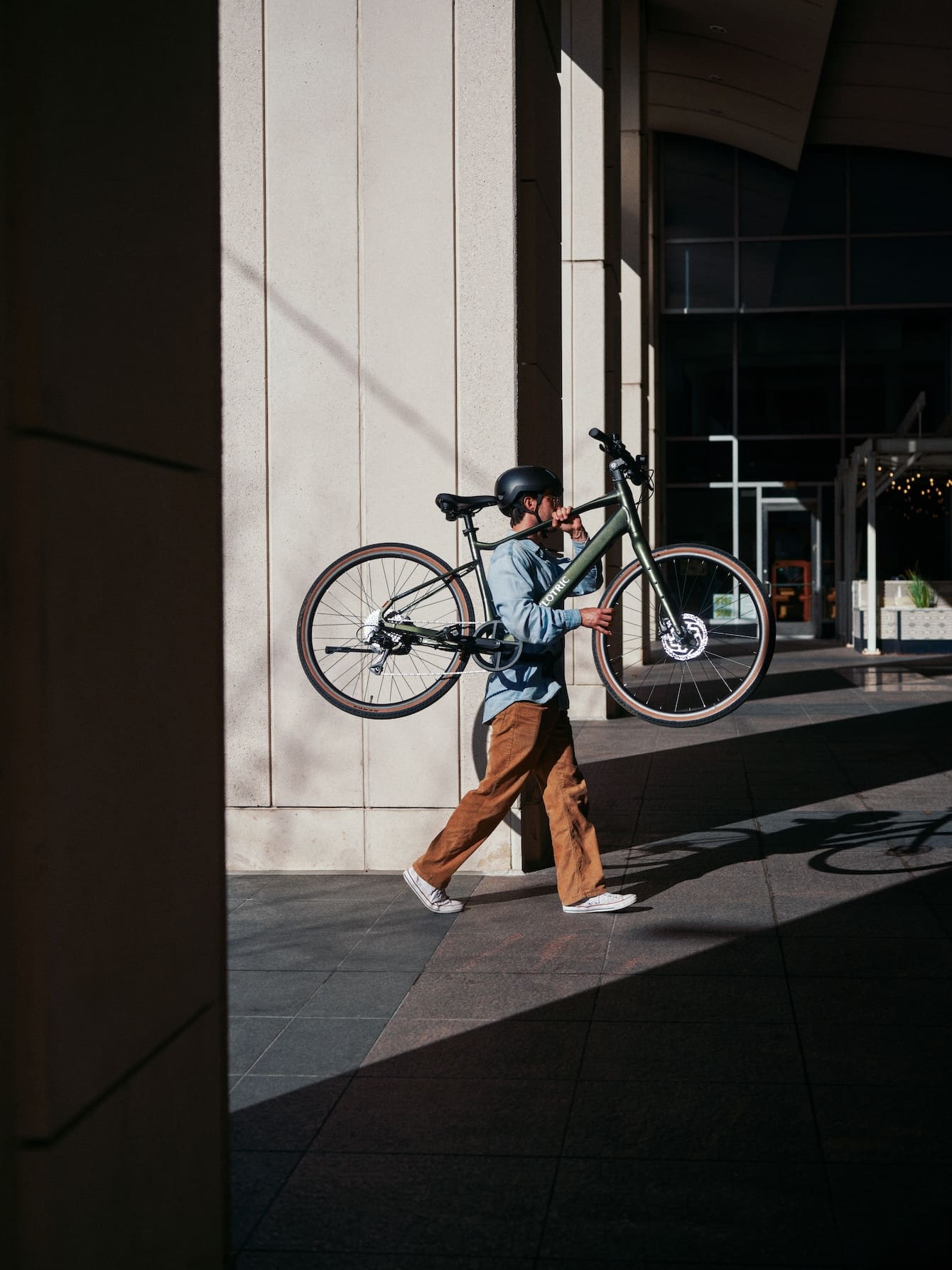 Velotric launches sleek new lightweight 28 MPH commuter e-bike