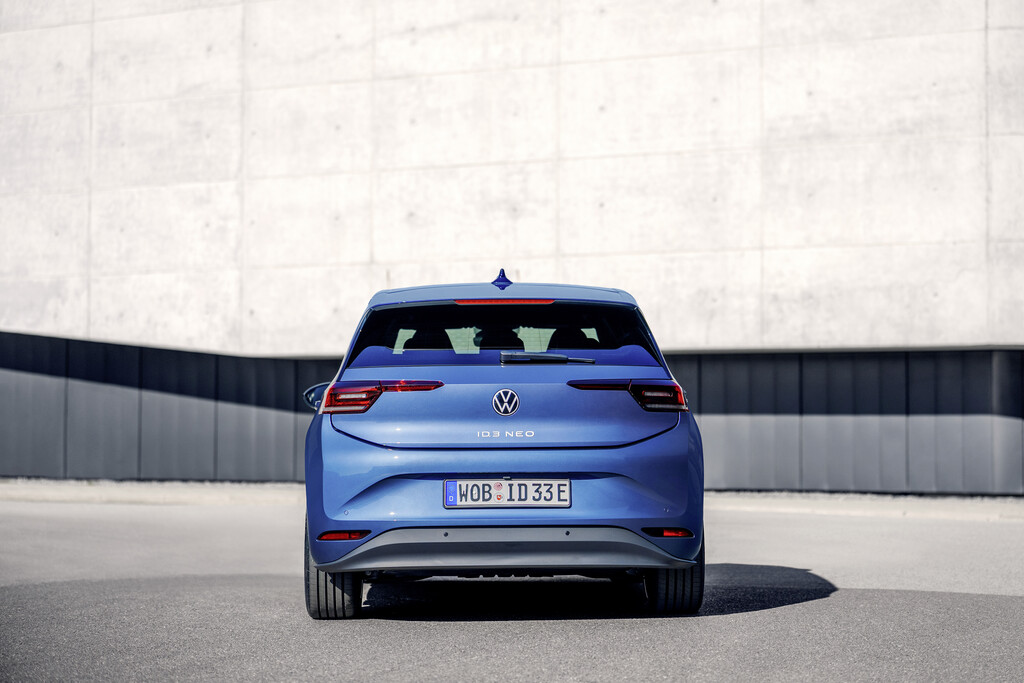 Volkswagen ID.3 Neo EV debuts with new style, 400 miles of range