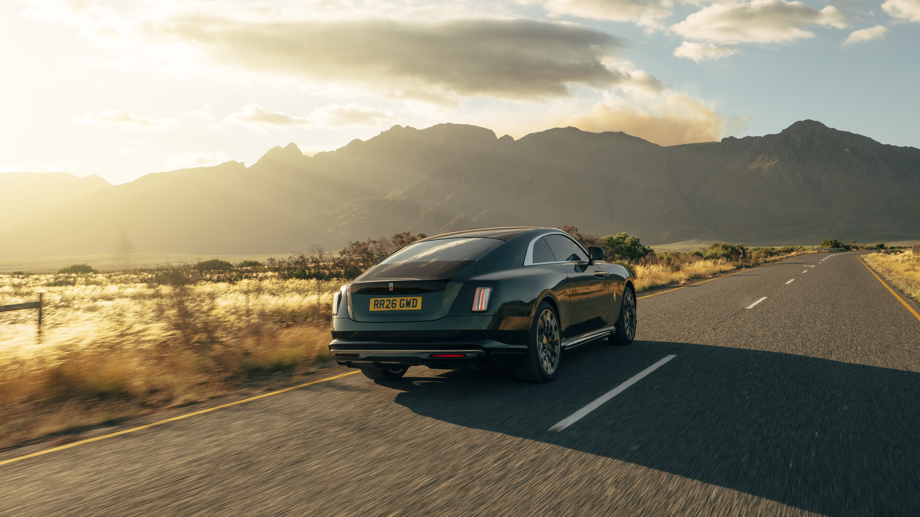 Rolls-Royce Spectre Series II gets NACS, 16% more range at 308 miles ...